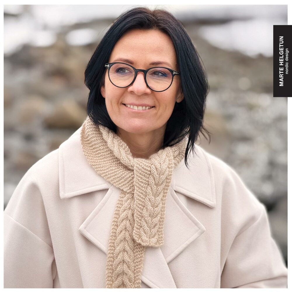 Marte HelgetunFletteskjerf i REN Cashmere - Marte Helgetun